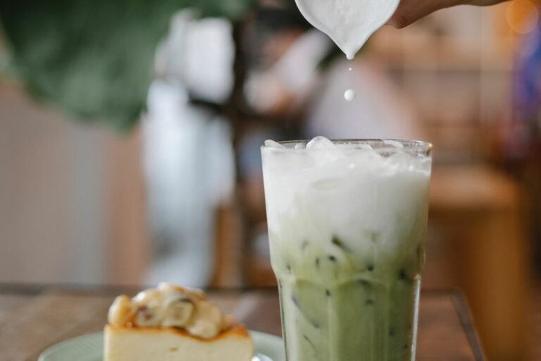 How To Drink Matcha (11 Ways To Enjoy Green Tea Powder)